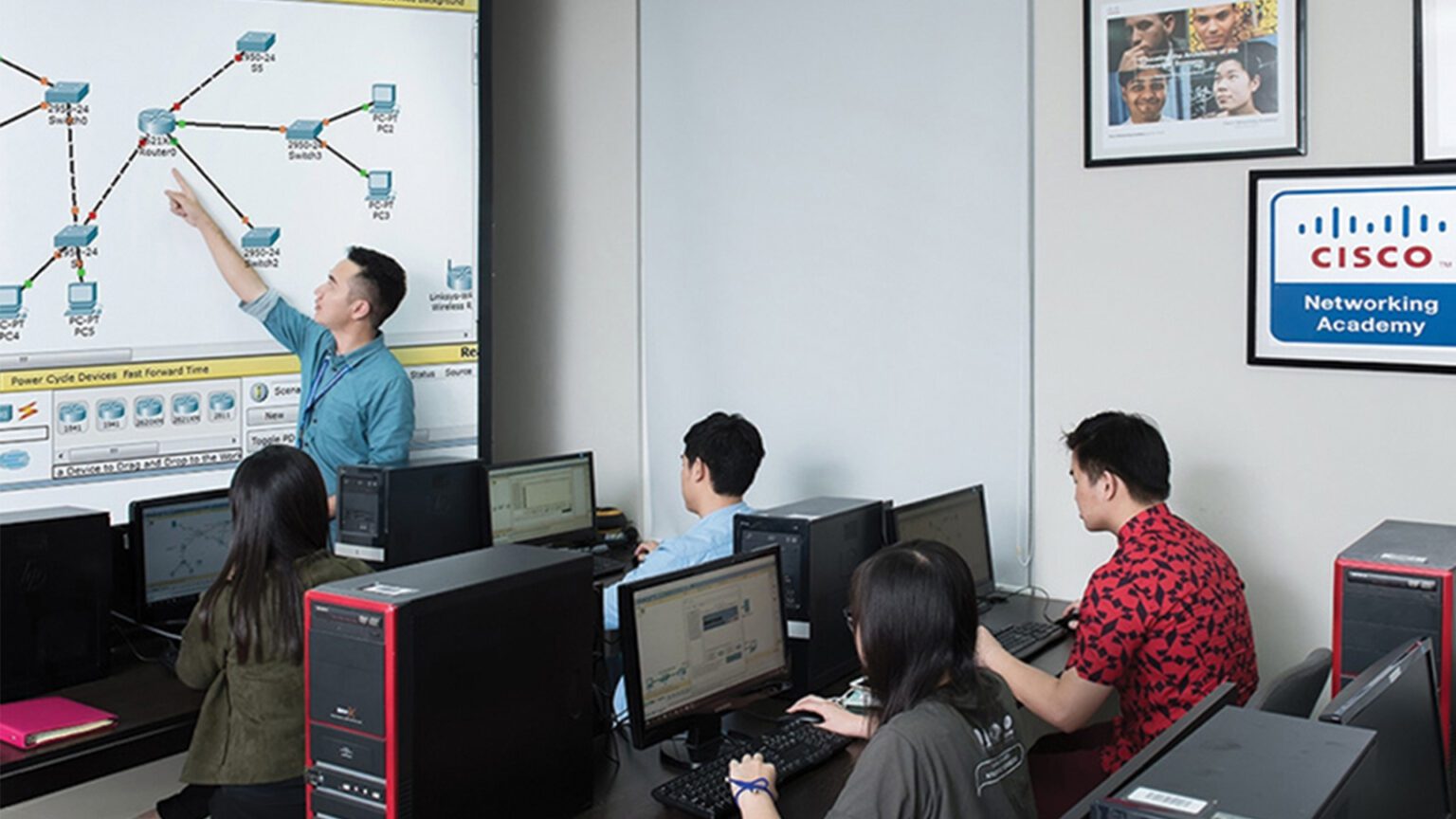 Mahasiswa Tingkat Akhir Teknik Komputer Rancang Sistem OTA Update untuk ...