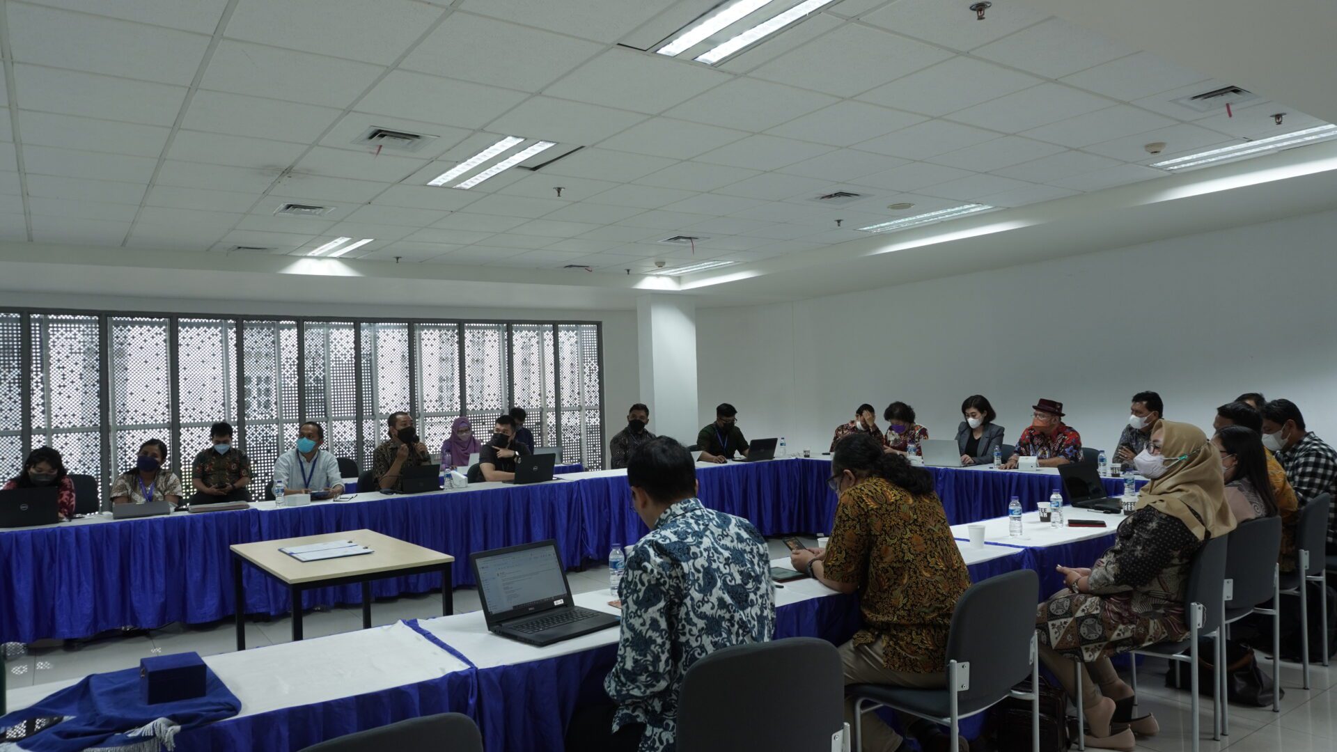 UMN dan IISIP Yapis Biak Menjalin Kerjasama dan Studi Banding Tri ... UMN dan IISIP Yapis Biak Menjalin Kerjasama dan Studi Banding Tri ...