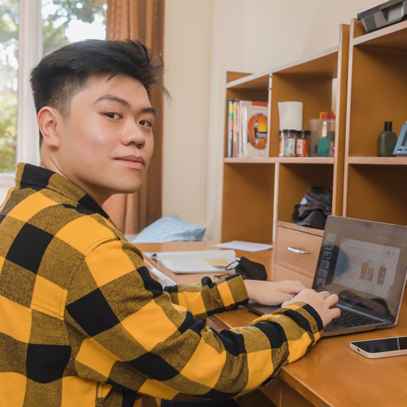 Komunikasi Strategis (Online) | Universitas Multimedia Nusantara Komunikasi Strategis (Online) | Universitas Multimedia Nusantara