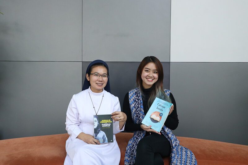 Menilik Sosok: Suster Angela, Mahasiswa Cumlaude Digital Journalism ...