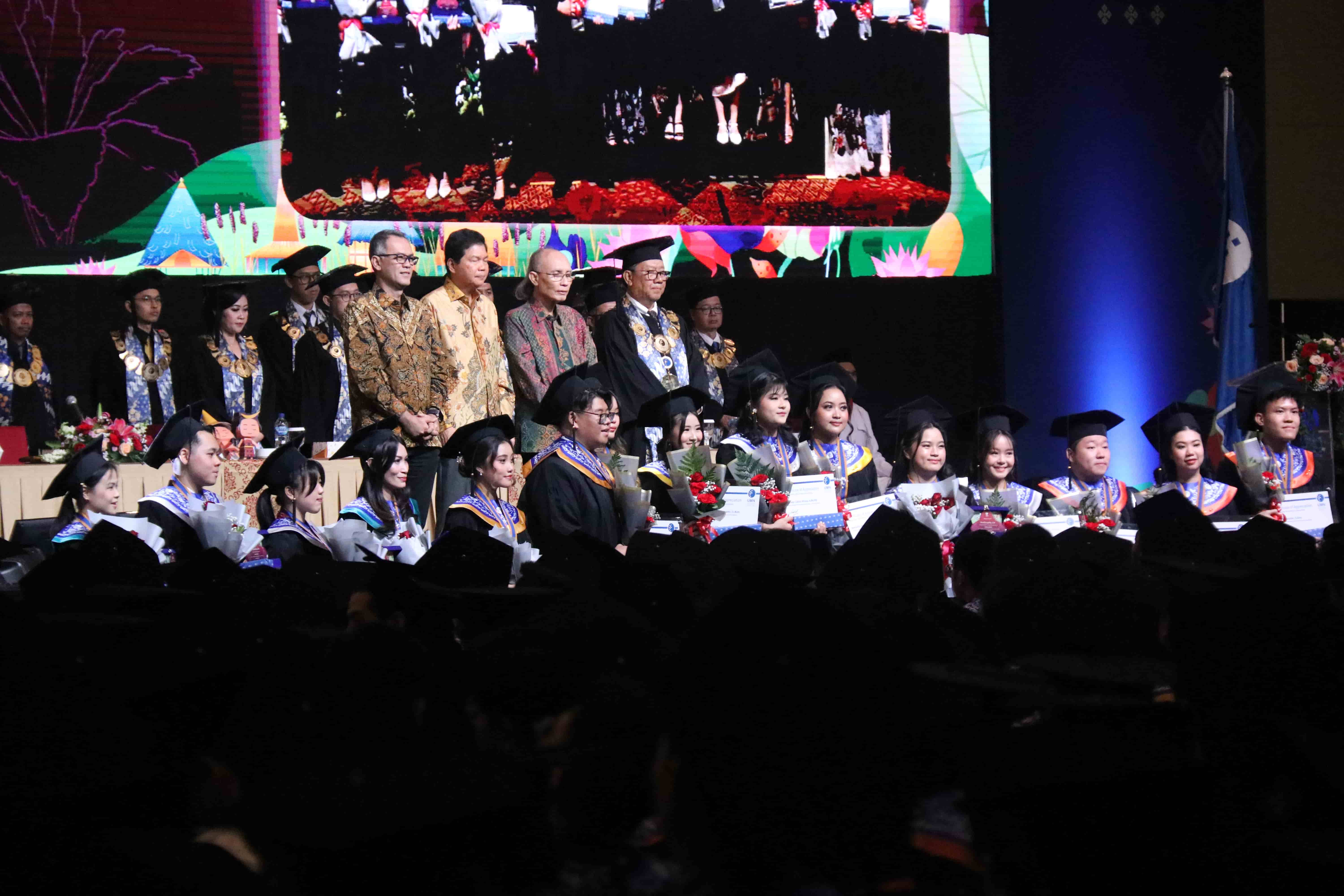 UMN's XXVII Graduation Ceremony Kicks Off 1,380 Graduates' First Steps ...